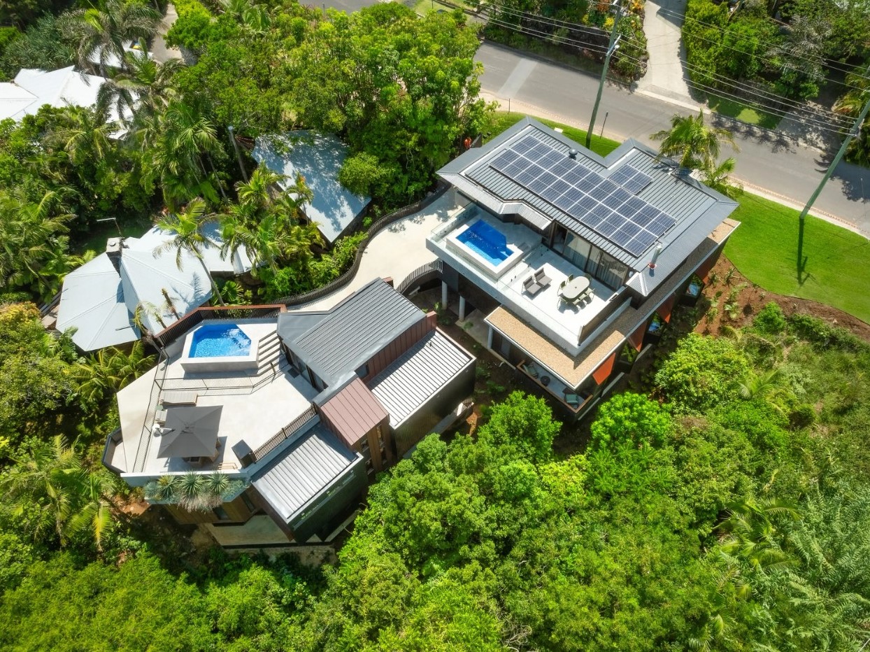 Eclipse Estate - Luxe Houses